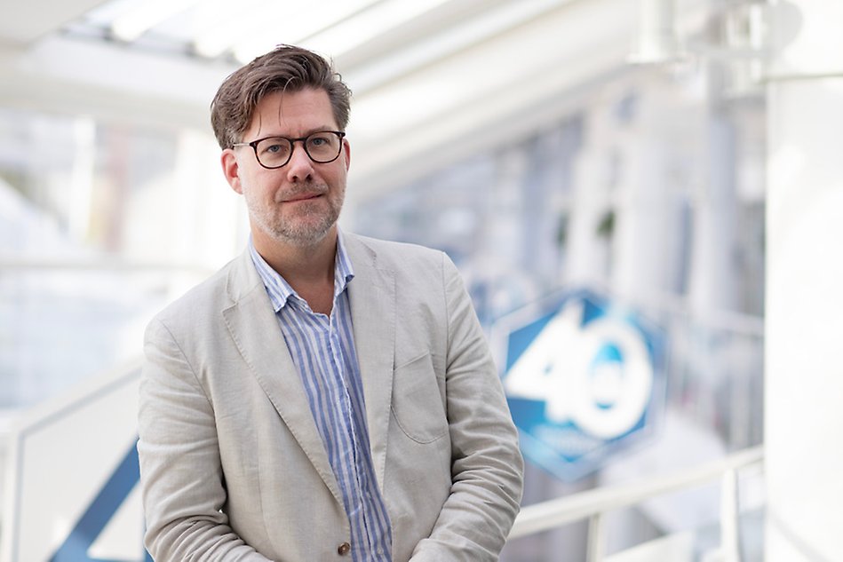 Professor's portrait: The passion for poetry is Daniel Möller’s strength | Halmstad University